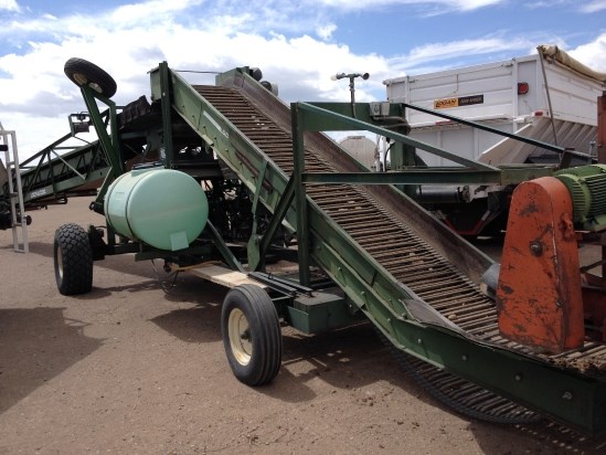 Lockwood 901 Bin Piler For Sale in Center Colorado