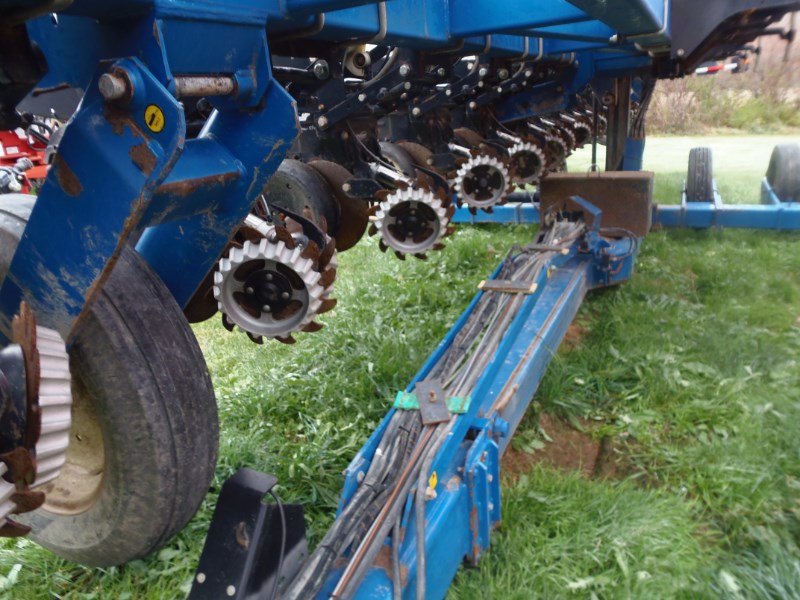 2012-kinze-3600-16-row-planter-for-sale-in-canastota-new-york