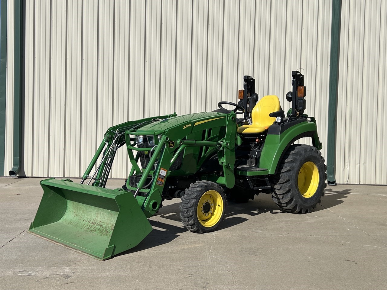 2018 John Deere 2032R Compact Utility Tractor A La VentaSyracuse Nebraska