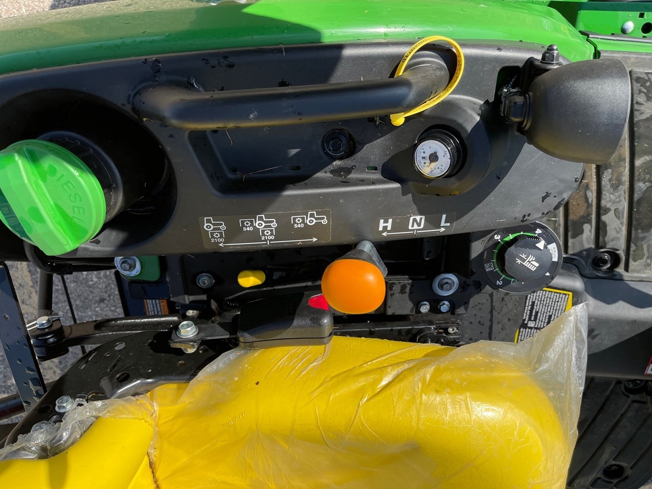 2019 John Deere 1025R Compact Utility Tractor For Sale in Waupun Wisconsin