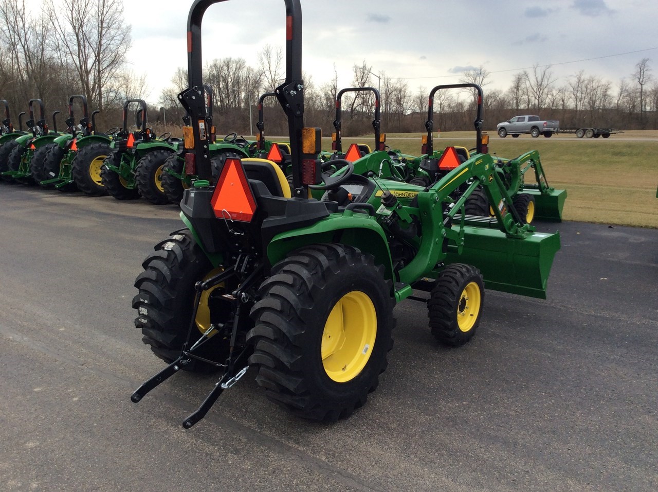 2022 John Deere 3025E Compact Utility Tractor For Sale in Zanesville Ohio