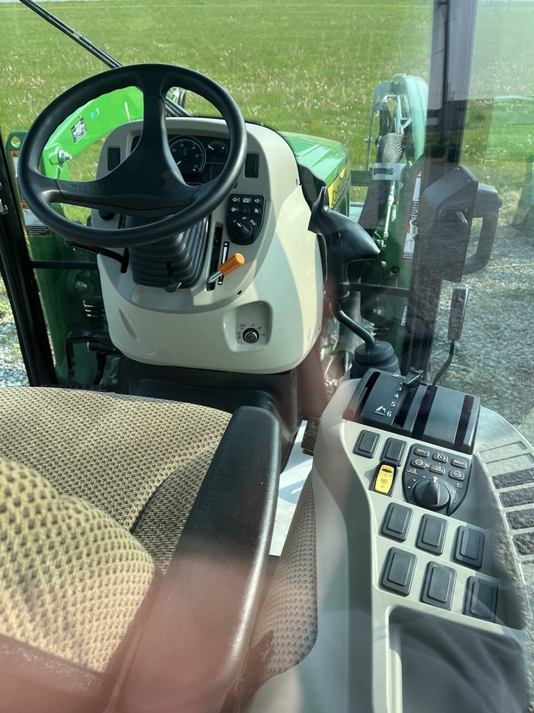 2022 John Deere 3033R Compact Utility Tractor For Sale in Monroeville Ohio