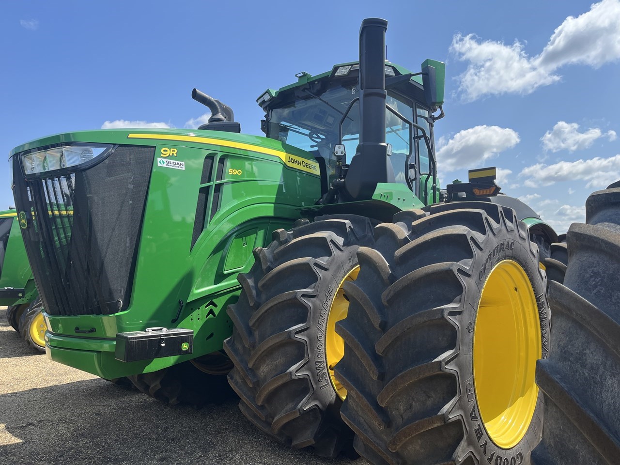 2022 John Deere 9R 590 Tractor - Scraper For Sale in Assumption Illinois