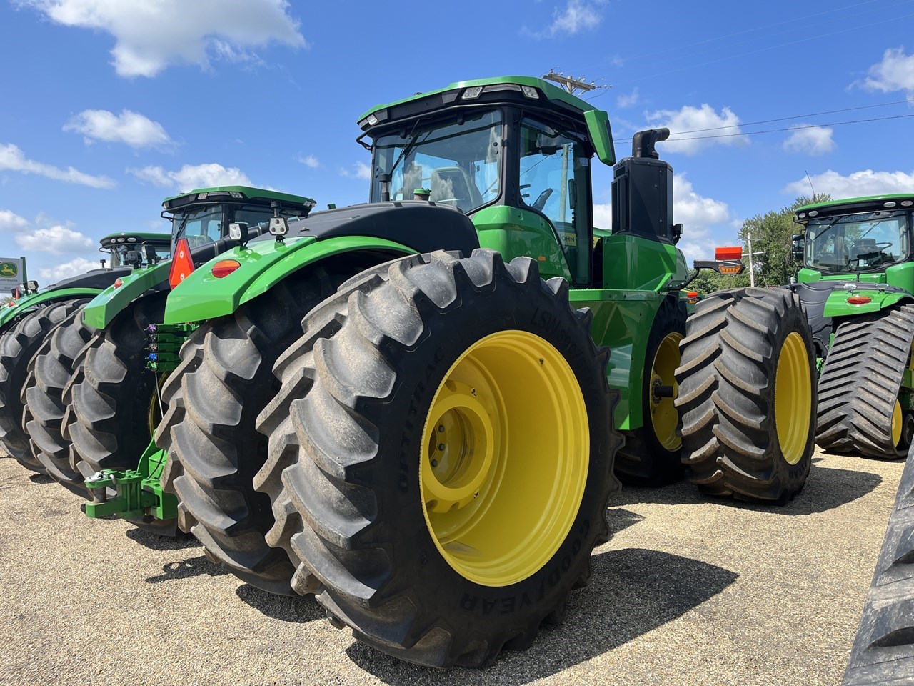 2022 John Deere 9R 590 Tractor - Scraper For Sale in Assumption Illinois
