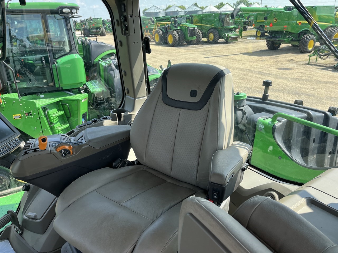 2022 John Deere 9R 590 Tractor - Scraper For Sale in Assumption Illinois