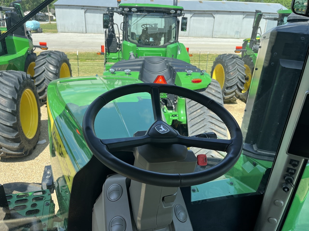 2022 John Deere 9R 590 Tractor - Scraper For Sale in Assumption Illinois