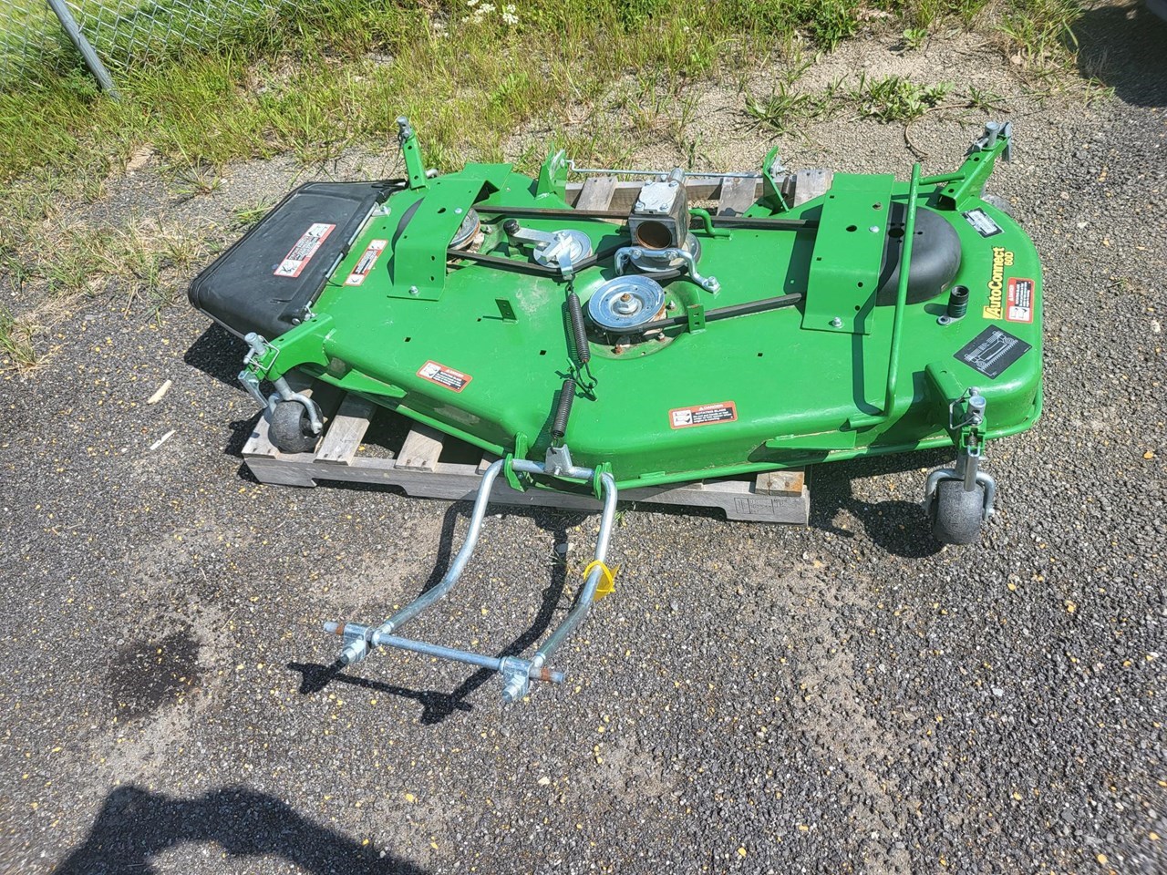 2016 John Deere 60D MOWER DECK Mower Deck A La VentaSanford Maine