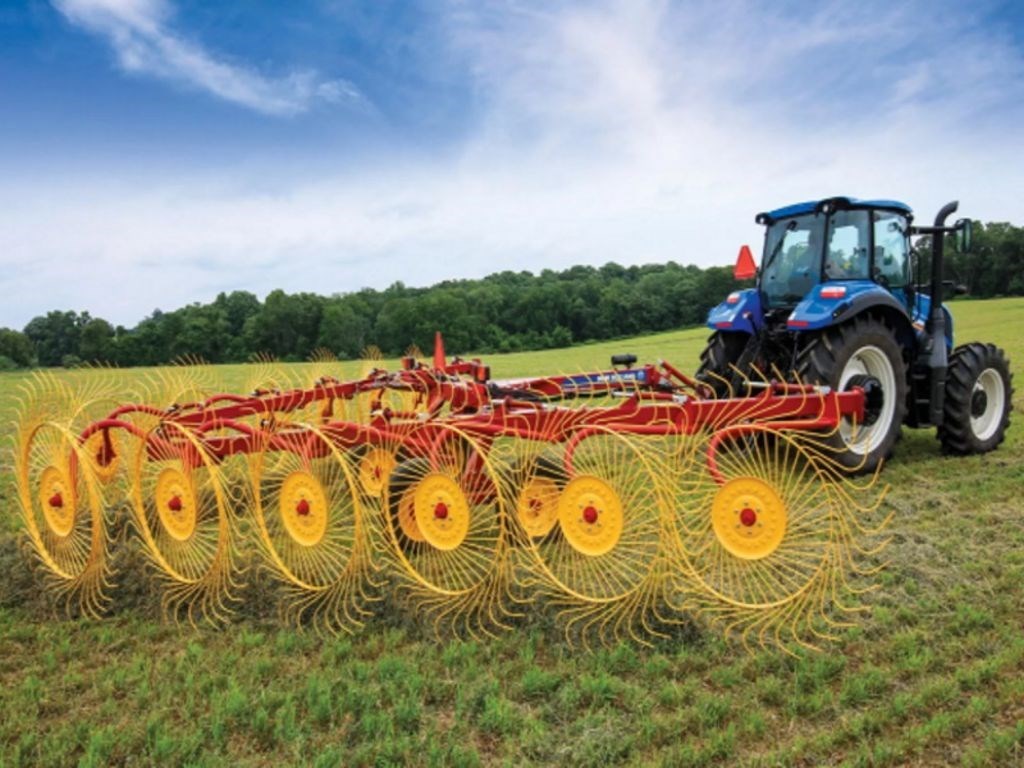 2023 New Holland ProCart™ and ProCart™ Plus Deluxe 819 8-Wheel Hay Rake ...