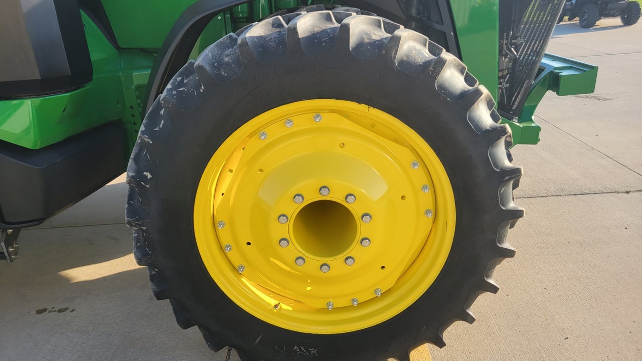 2022 John Deere 8R 250 Tractor - Row Crop For Sale in Glencoe Minnesota