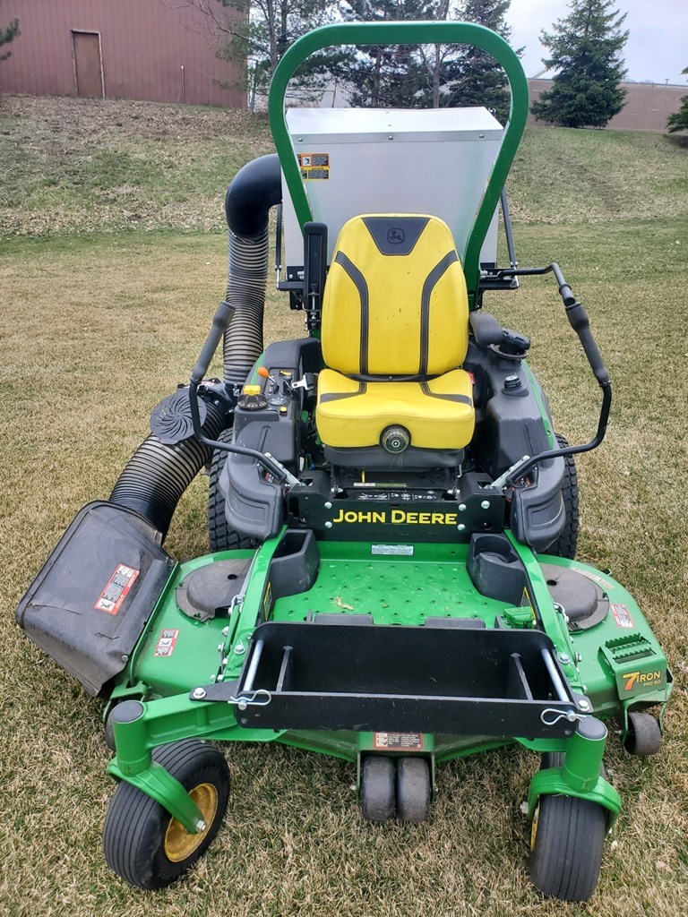 2022 John Deere Z950R Zero Turn Mower For Sale in Rosemount Minnesota