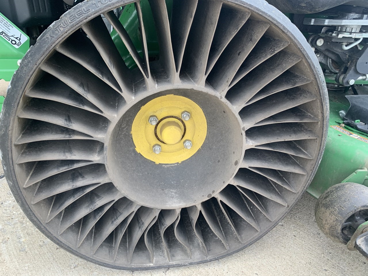 2022 John Deere Z950R Zero Turn Mower For Sale in Winchester Illinois