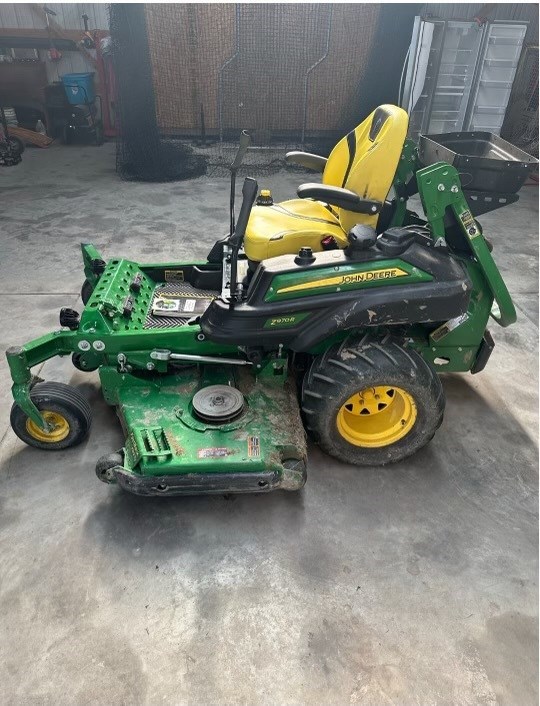 2022 John Deere Z970R Zero Turn Mower For Sale in Jerseyville Illinois