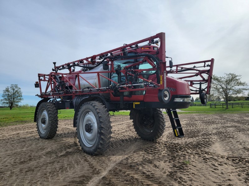 2011 Case IH SPX4420 Sprayer-Self Propelled For Sale in Mt. Elgin Ontario