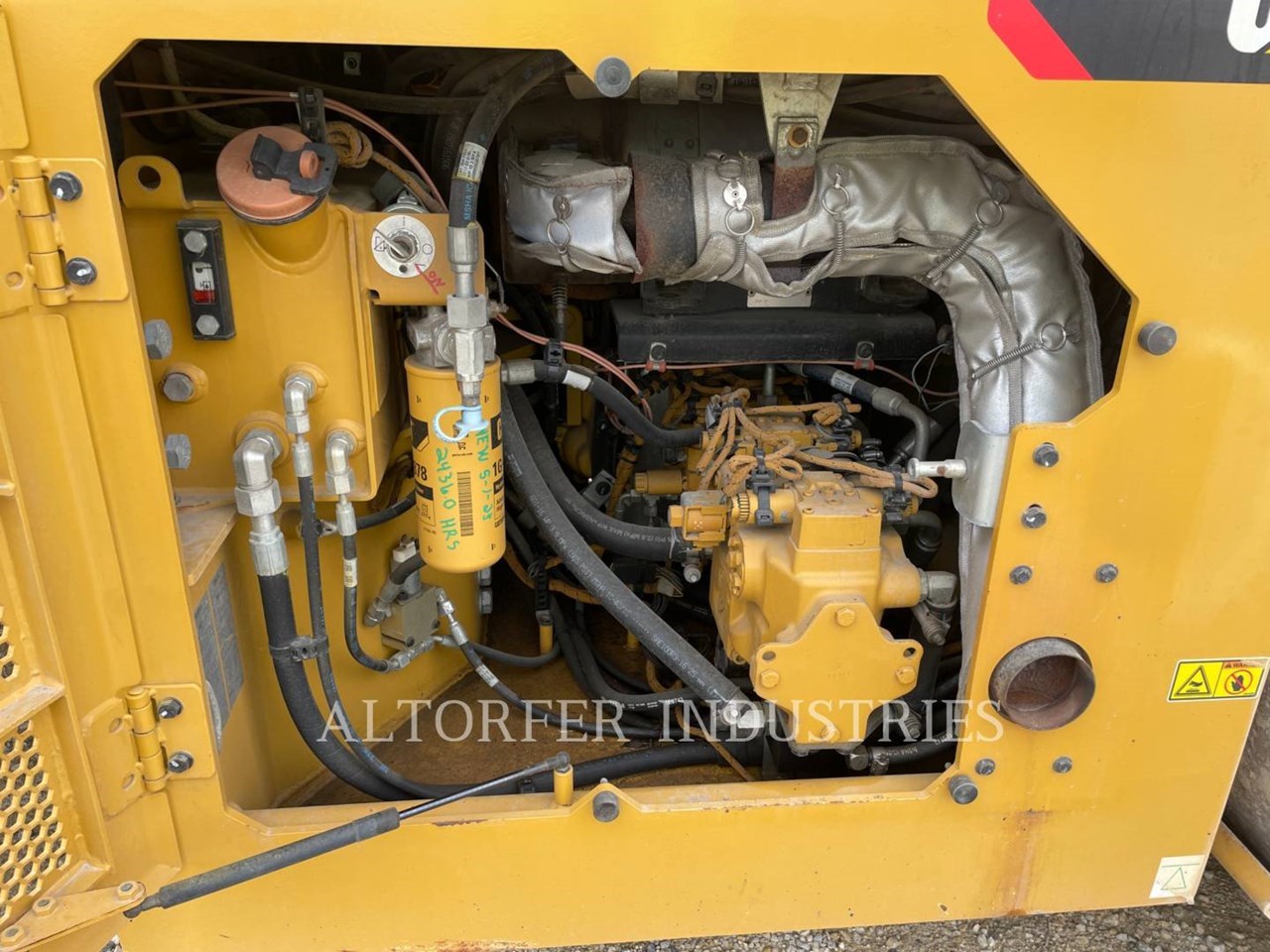2017 Caterpillar CB10 Compactor-Asphalt For Sale in Elmhurst Illinois
