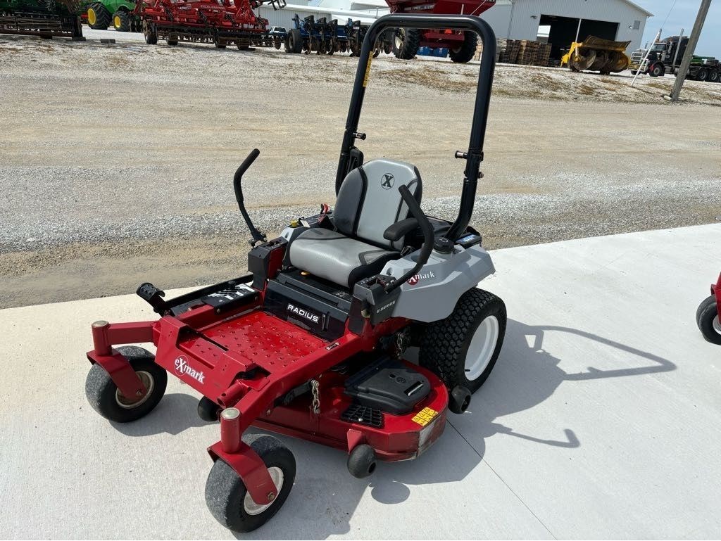 2017 Exmark RADIUS E Zero Turn Mower برسم البيعHoopeston Illinois