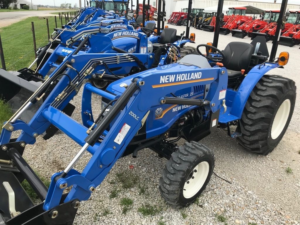 New Holland Workmaster 25 Compact Utility Tractor A La VentaLockwood ...