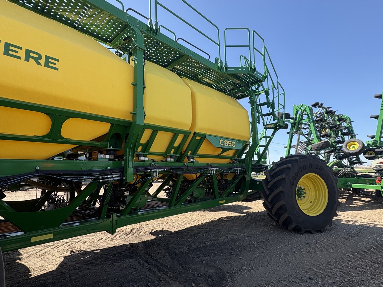 2024 John Deere P680 W/ C850 TBH Sembradora A La VentaKillam Alberta