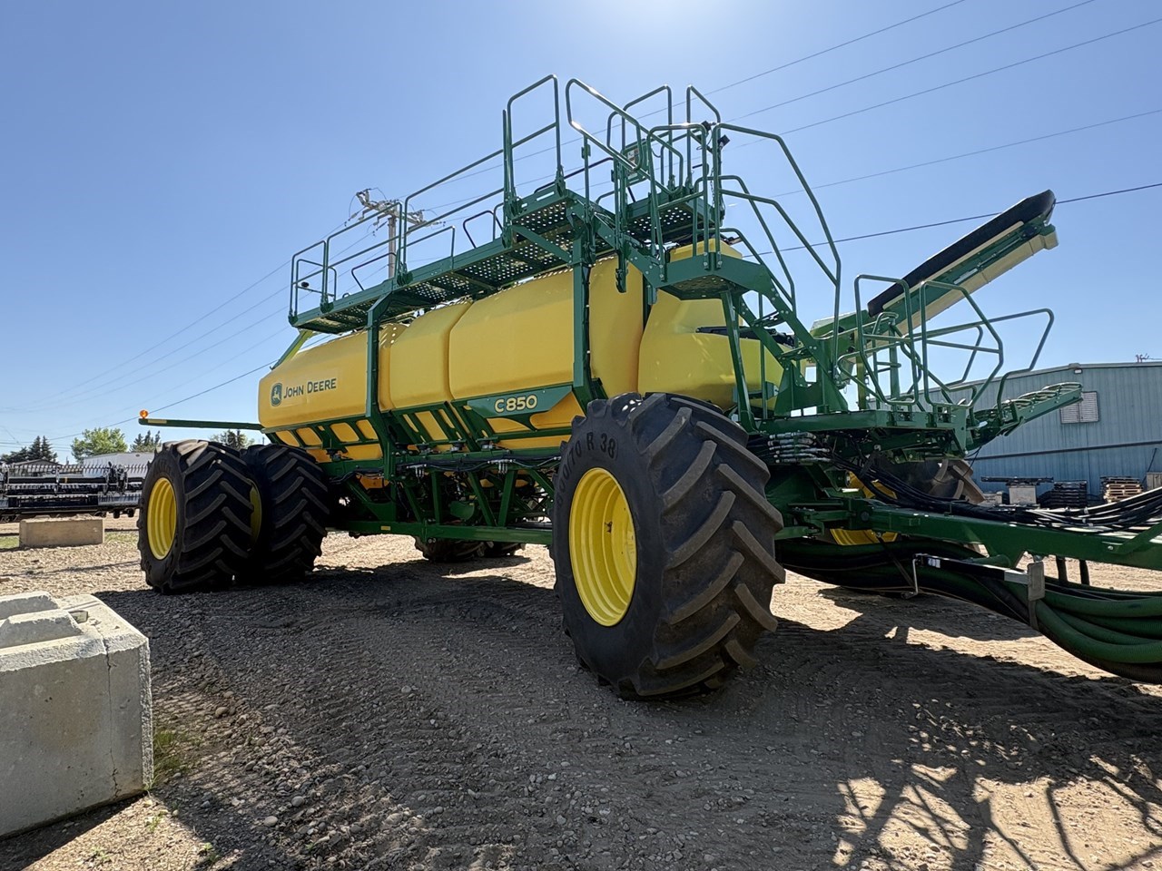 2024 John Deere P680 W/ C850 TBH Sembradora A La VentaKillam Alberta