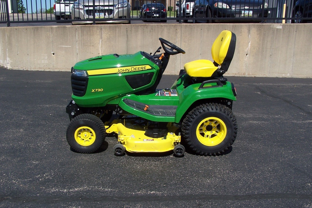 2019 John Deere X730 Riding Mower For Sale » Roeder Outdoor Power