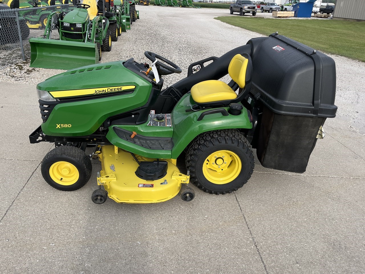2016 John Deere X580 w/54A Deck & 3-Bag Bagger Riding Mower For Sale in ...