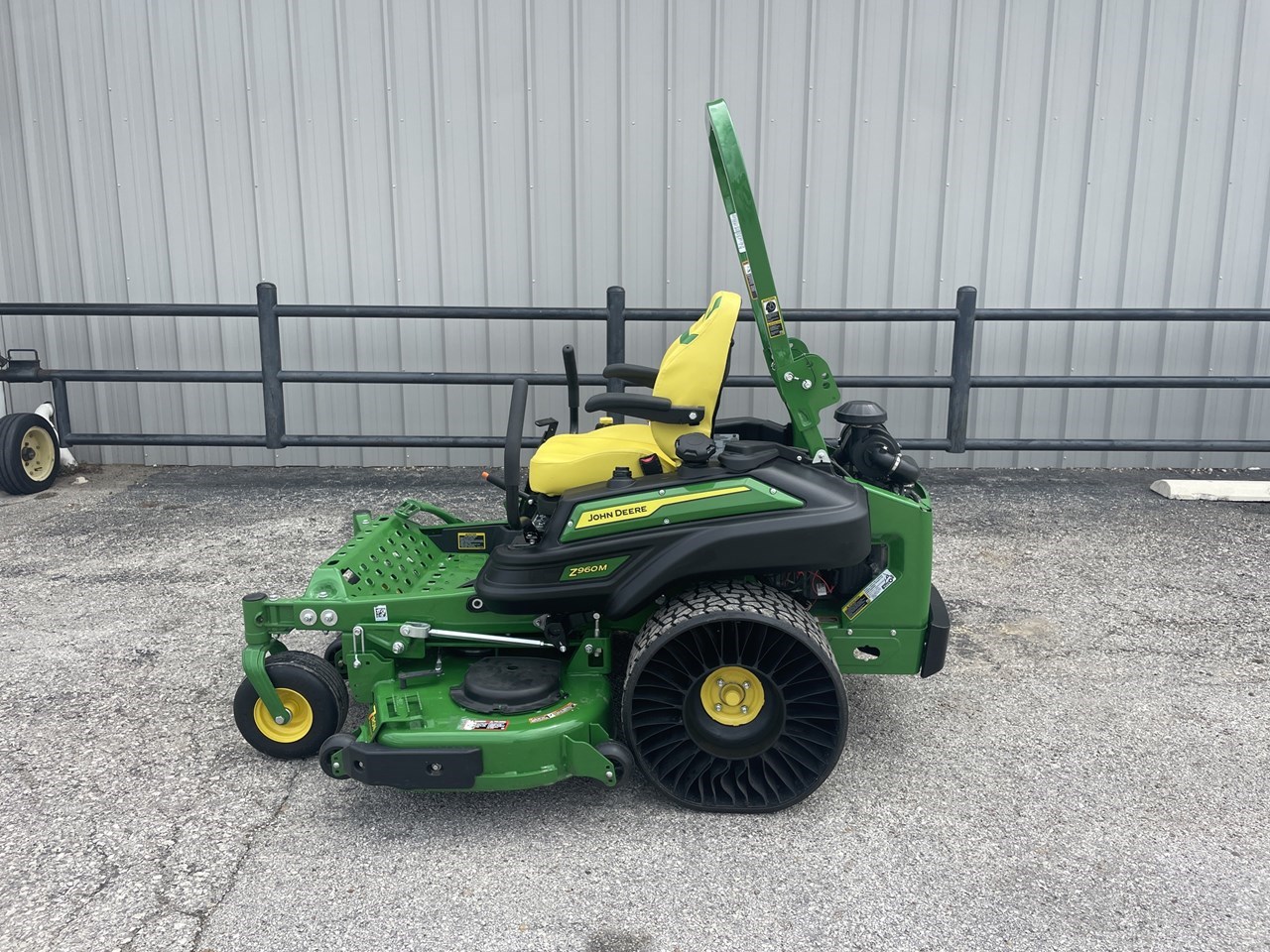 2024 John Deere Z960M Zero Turn Mower برسم البيعBryan Texas