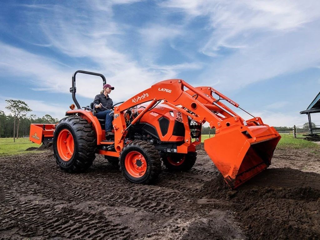 2024 Kubota L Series L2502 HST Compact Utility Tractor A La VentaNewton ...