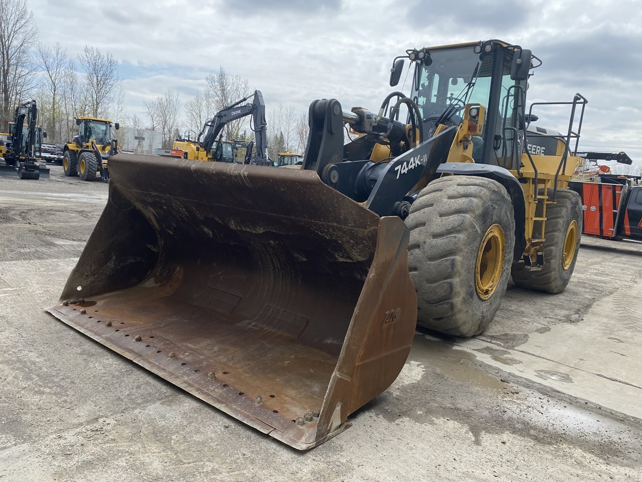 2016 John Deere 744K Wheel Loader For Sale in Laval Quebec