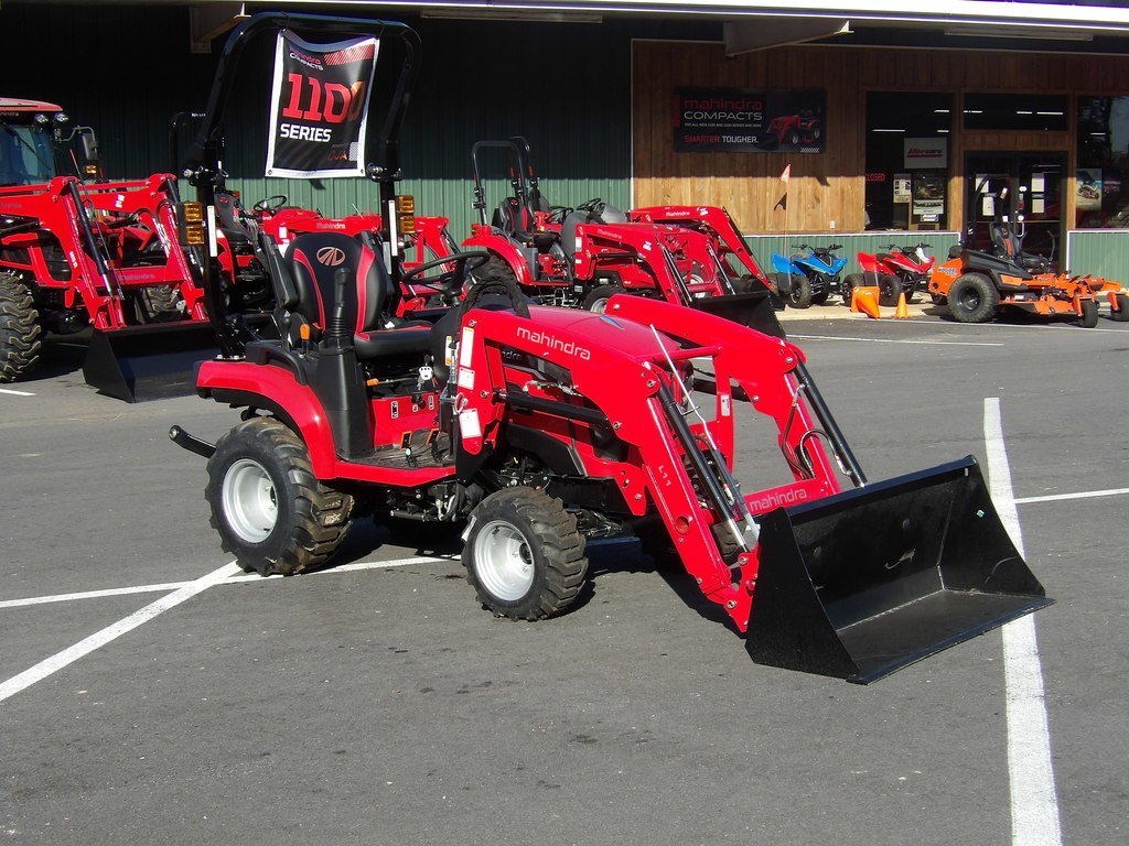 2024 Mahindra 11204FHIL Compact Utility Tractor For Sale in Rose Bud ...