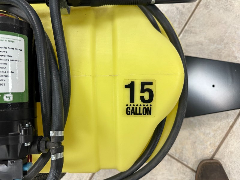 John Deere 15 Gallon Tow-Behind Sprayer - LP19478 Misc. Grounds Care ...