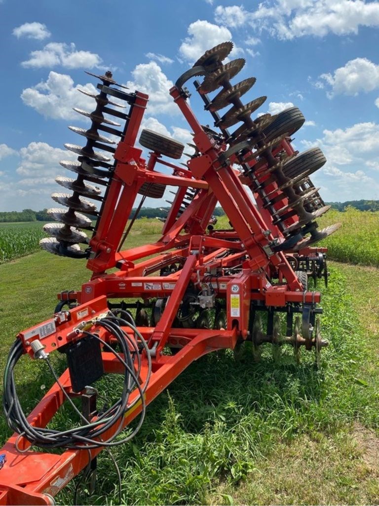 2019 Kuhn Excelerator® 8005 25 Field Cultivator For Sale in Wataga Illinois