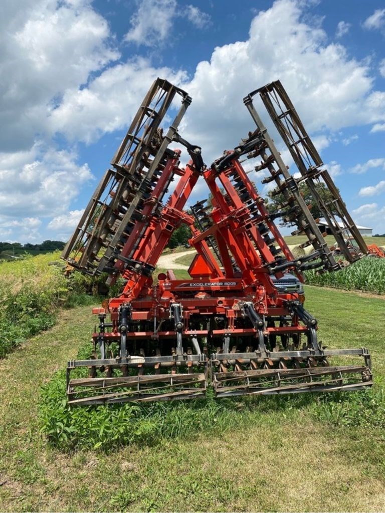 2019 Kuhn Excelerator® 8005 25 Field Cultivator For Sale in Wataga Illinois