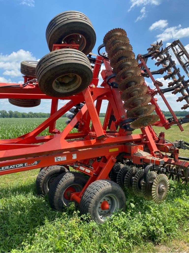 2019 Kuhn Excelerator® 8005 25 Field Cultivator For Sale in Wataga Illinois