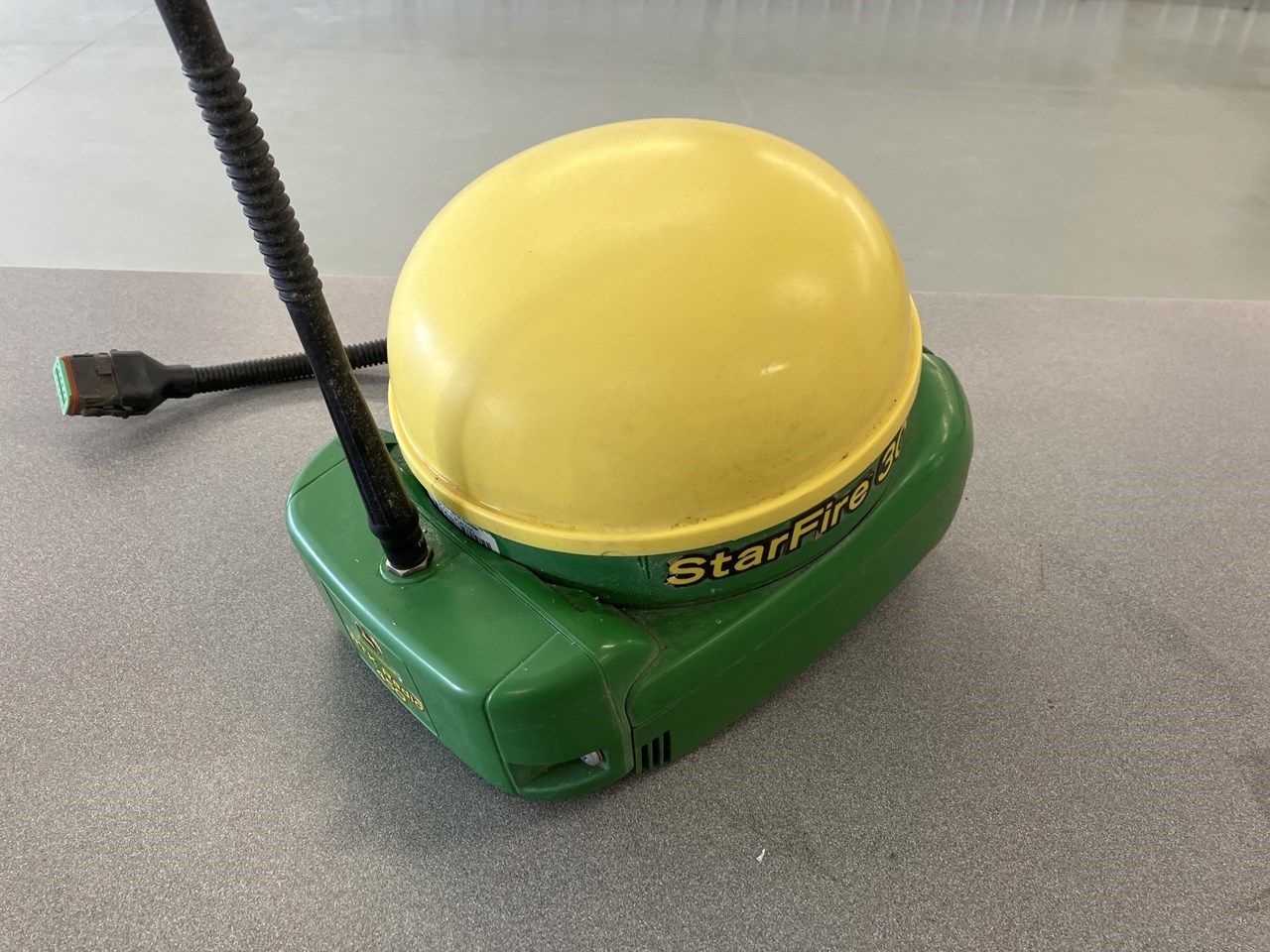 John Deere STARFIRE 3000 RECEIVER W/ SF2 RTK 450 RADIO Precision ...