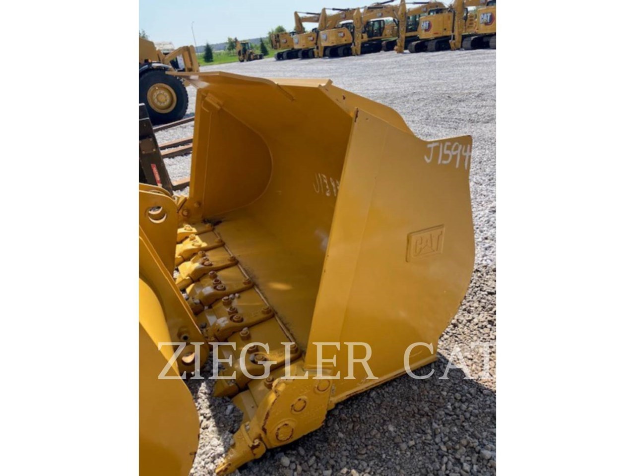 2021 Caterpillar 963 TRACK TYPE LOADER BUCKET PIN ON GENERAL PURPOS ...