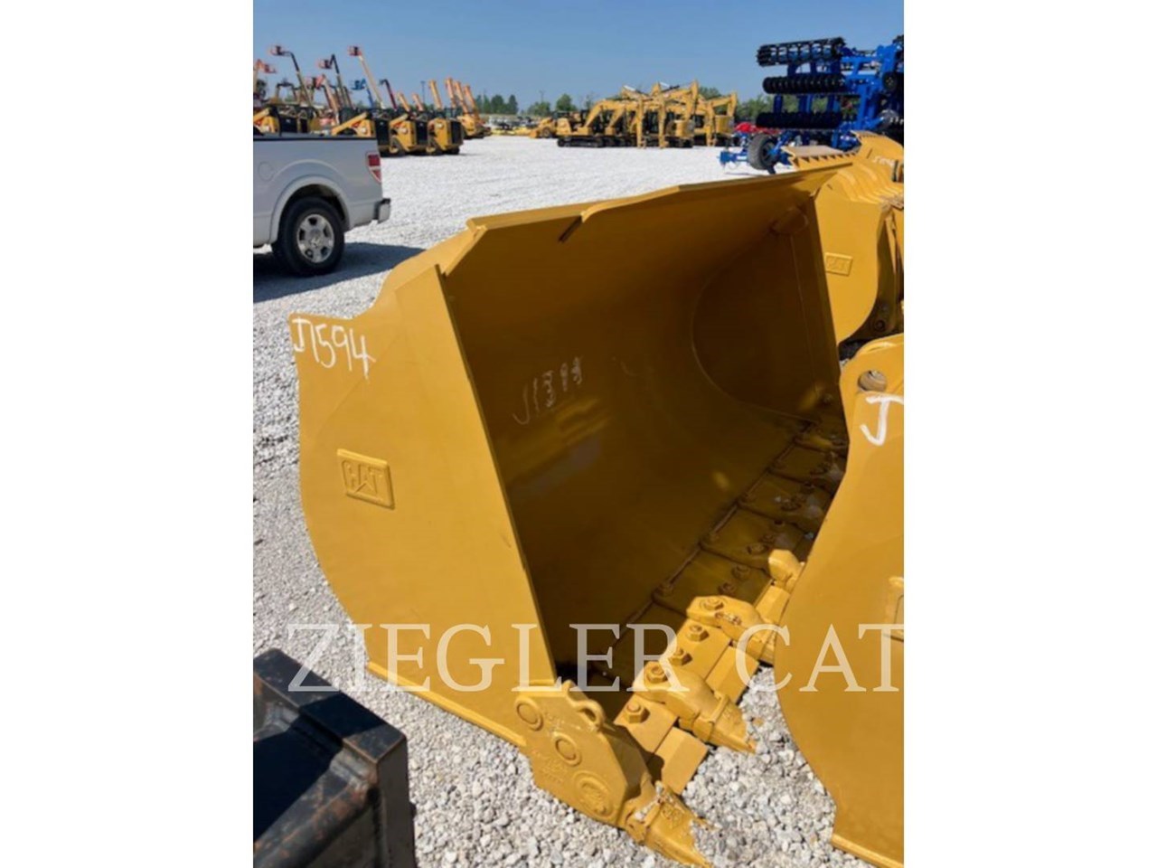 2021 Caterpillar 963 TRACK TYPE LOADER BUCKET PIN ON GENERAL PURPOS ...