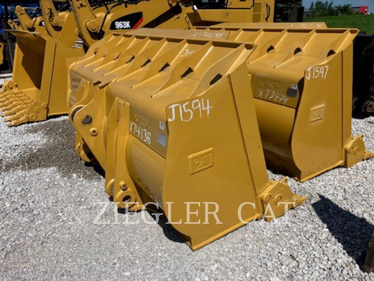 2021 Caterpillar 963 TRACK TYPE LOADER BUCKET PIN ON GENERAL PURPOS ...