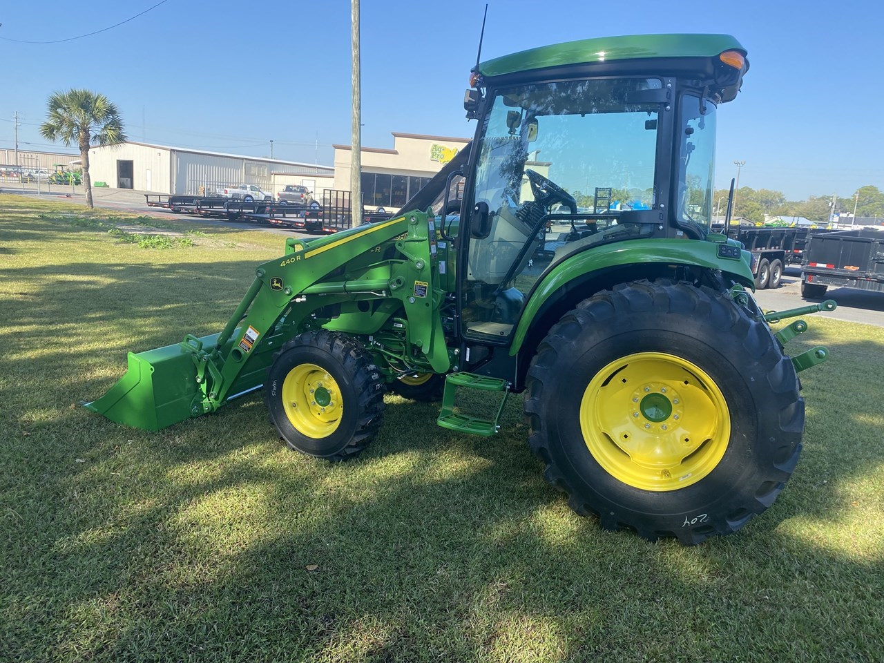 2025 John Deere 4052R Compact Utility Tractor A La VentaPerrysburg Ohio