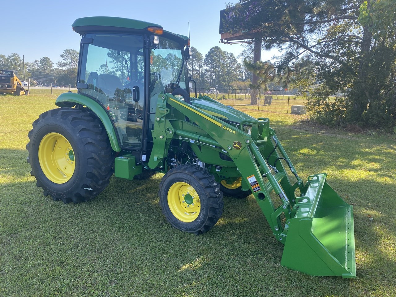 2025 John Deere 4052R Compact Utility Tractor A La VentaPerrysburg Ohio