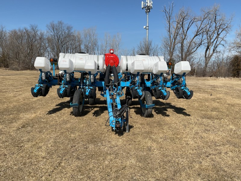 Case IH Dealer » Roeder Implement Inc., Iowa