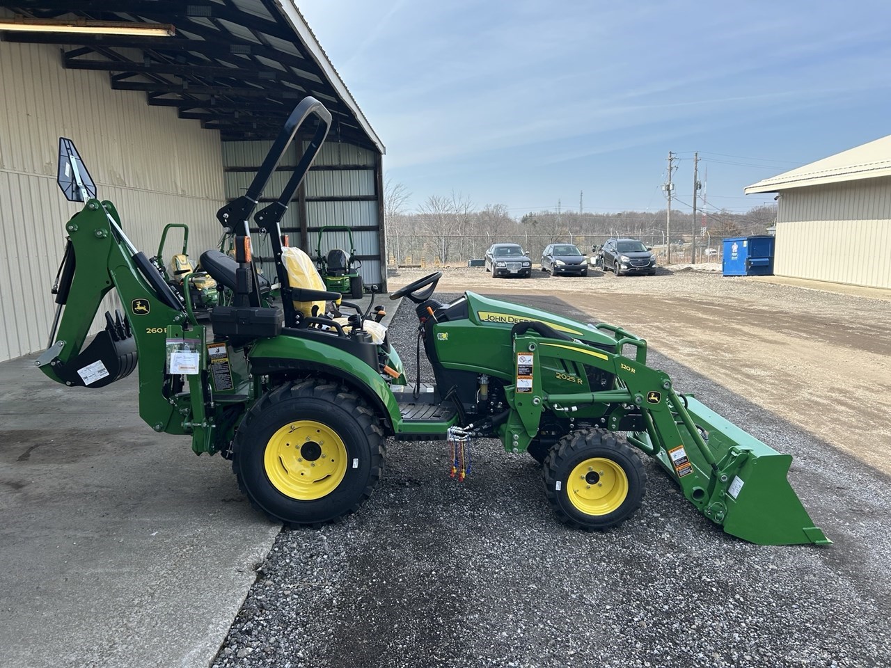 2025 John Deere 2025R Compact Utility Tractor A La VentaChardon Ohio